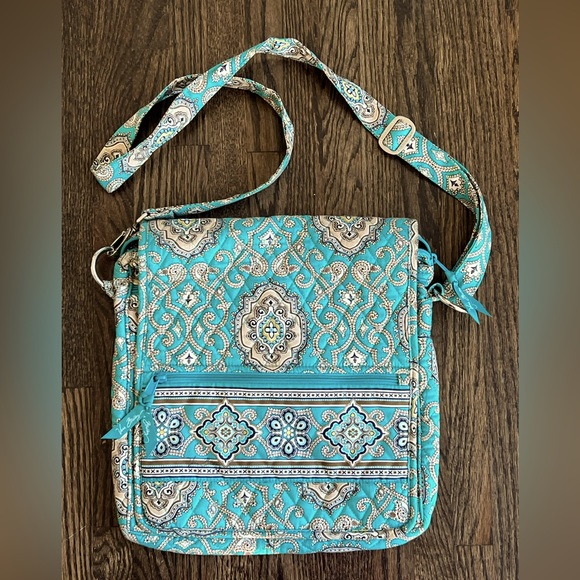Vera Bradley | Bags | Vera Bradley Totally Turquoise Crossbody ...
